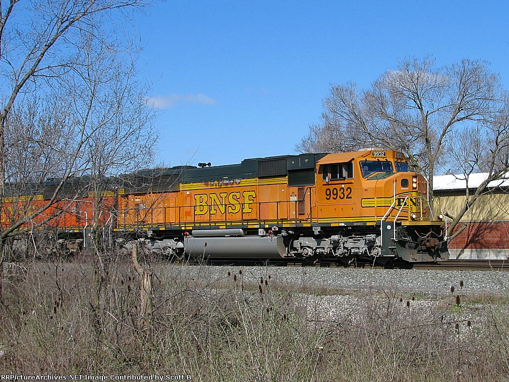 BNSF 9932 NS 460